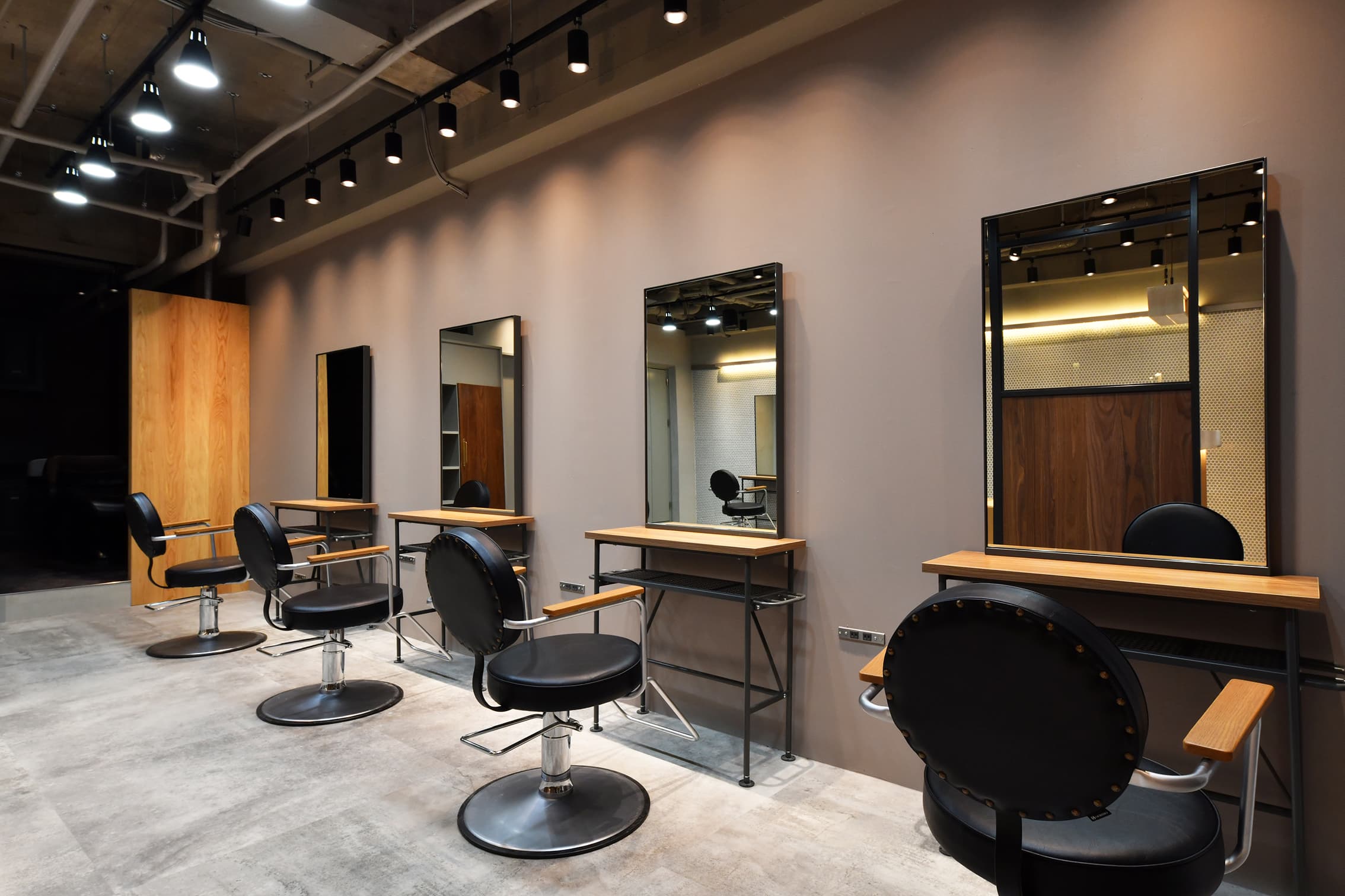 DOCHE 茨木店 – DOCHE STAGE