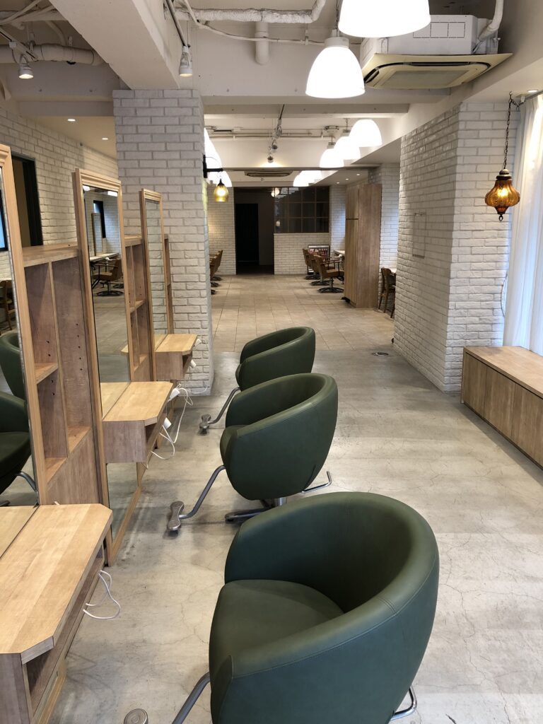 SALON – DOCHE STAGE